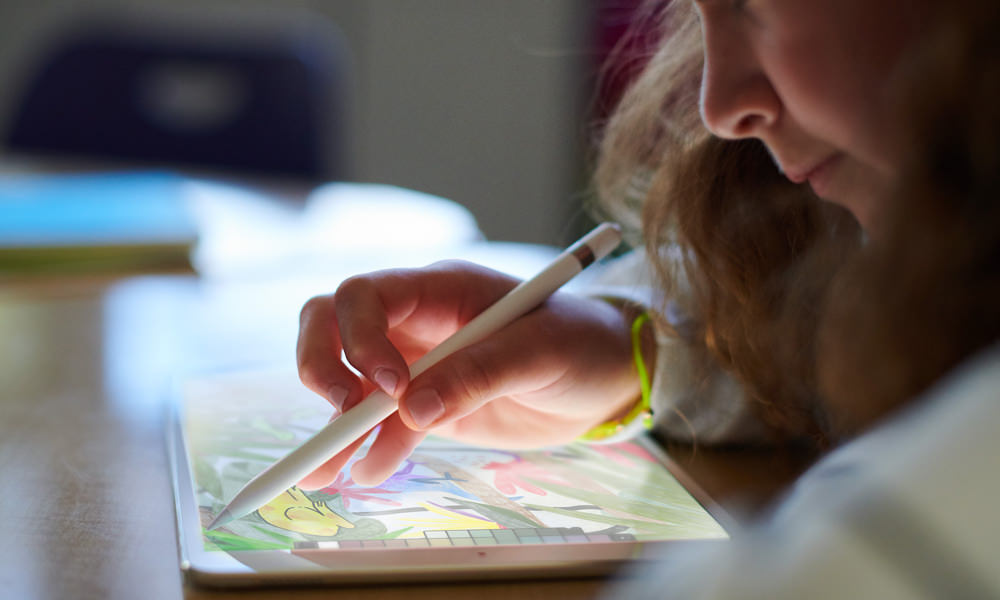 Apple Refreshes 9 7 inch IPad With Pencil Support 6th Gen 2018